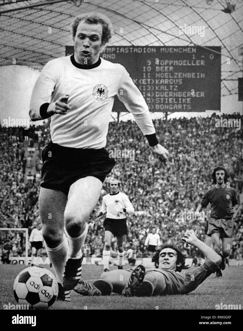 Uli hoeneß 1976 -Fotos und -Bildmaterial in hoher Auflösung – Alamy