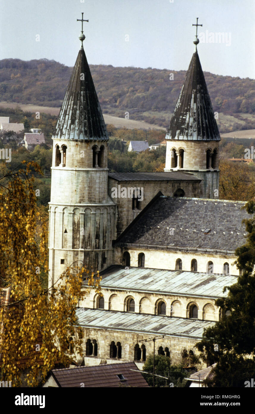 Die Kirche von St. Cyriacus, ein Benediktinerkloster im Jahr 961 ...