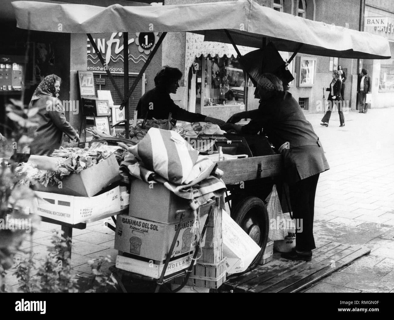 70s shops -Fotos und -Bildmaterial in hoher Auflösung – Alamy