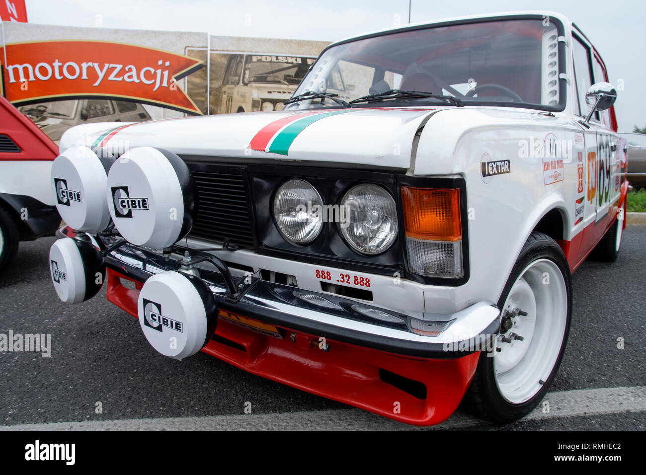 Polski fiat 125p -Fotos und -Bildmaterial in hoher Auflösung – Alamy