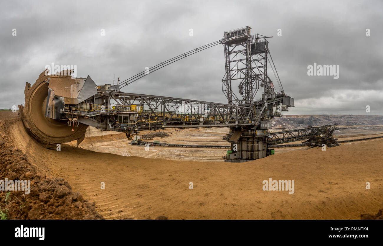 Bucket wheel bucket wheel bagger 288 -Fotos und -Bildmaterial in hoher ...