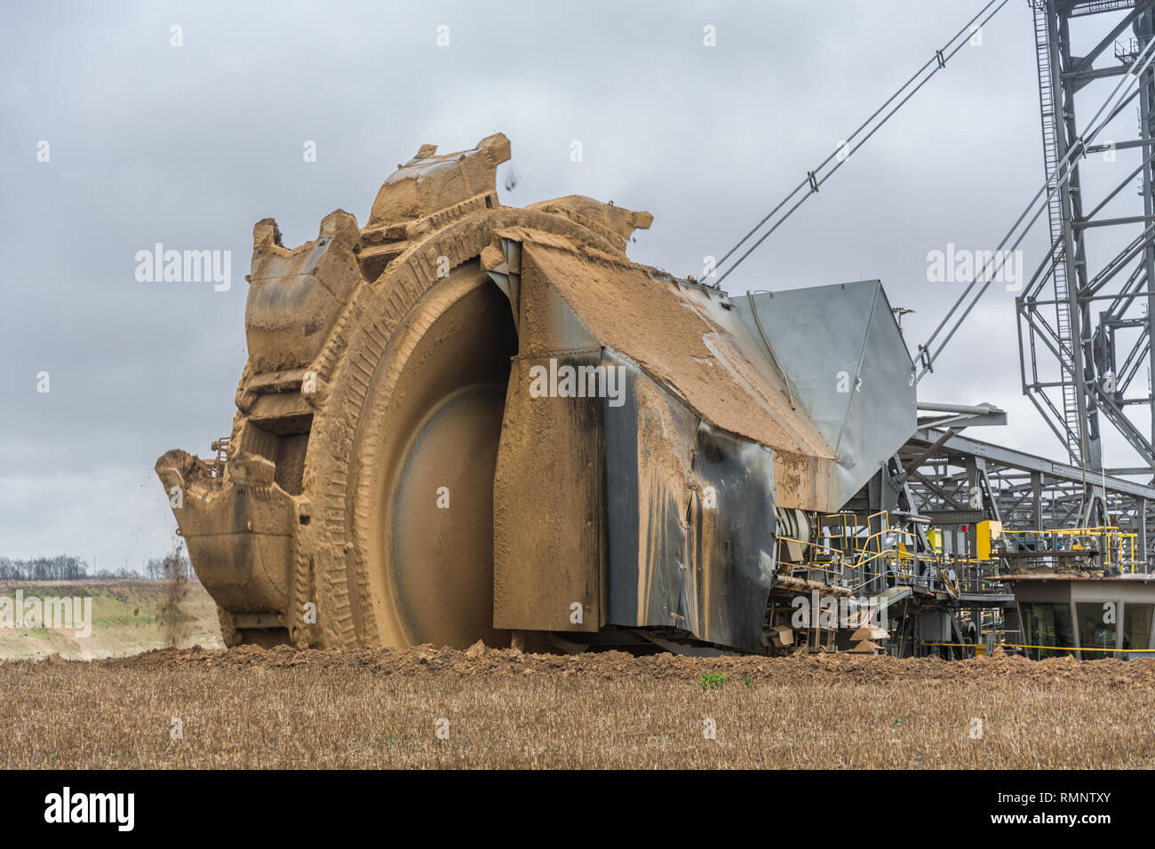 Bucket wheel bucket wheel bagger 288 -Fotos und -Bildmaterial in hoher ...