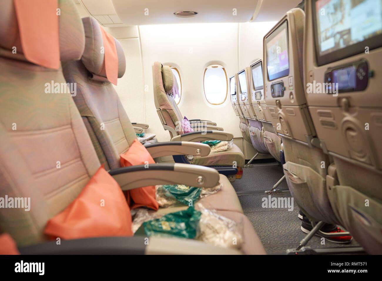 Hongkong - Mai 12, 2016: Innerhalb von Emirates Airbus A380. Der Airbus ...