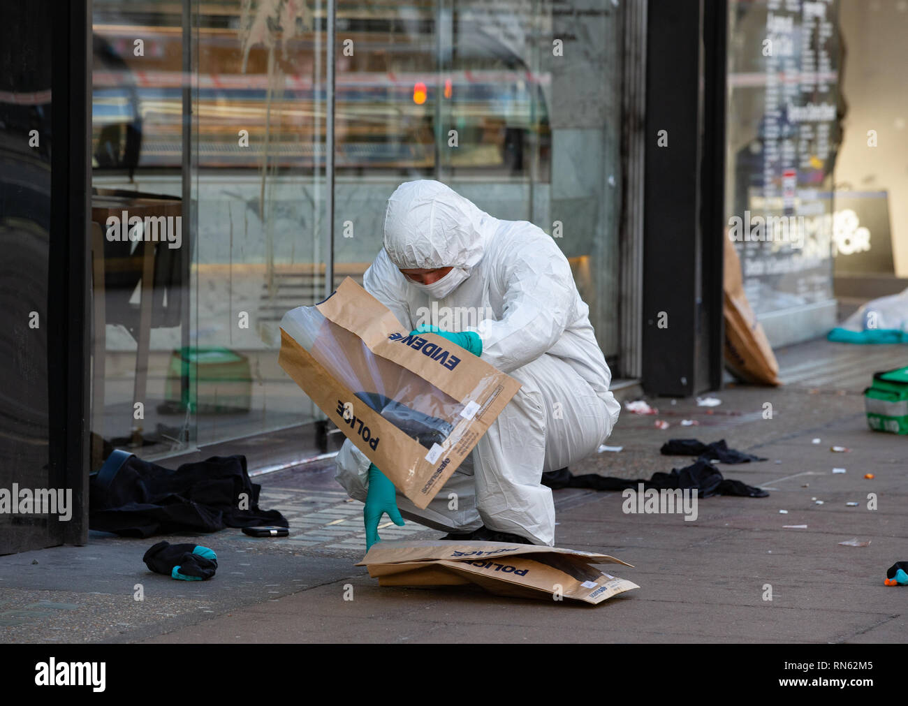 Dreifach erstechen -Fotos und -Bildmaterial in hoher Auflösung – Alamy