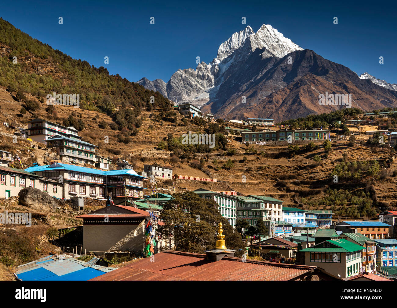 Namche bazaar town nepal khumbu village sherpa nepal -Fotos und ...