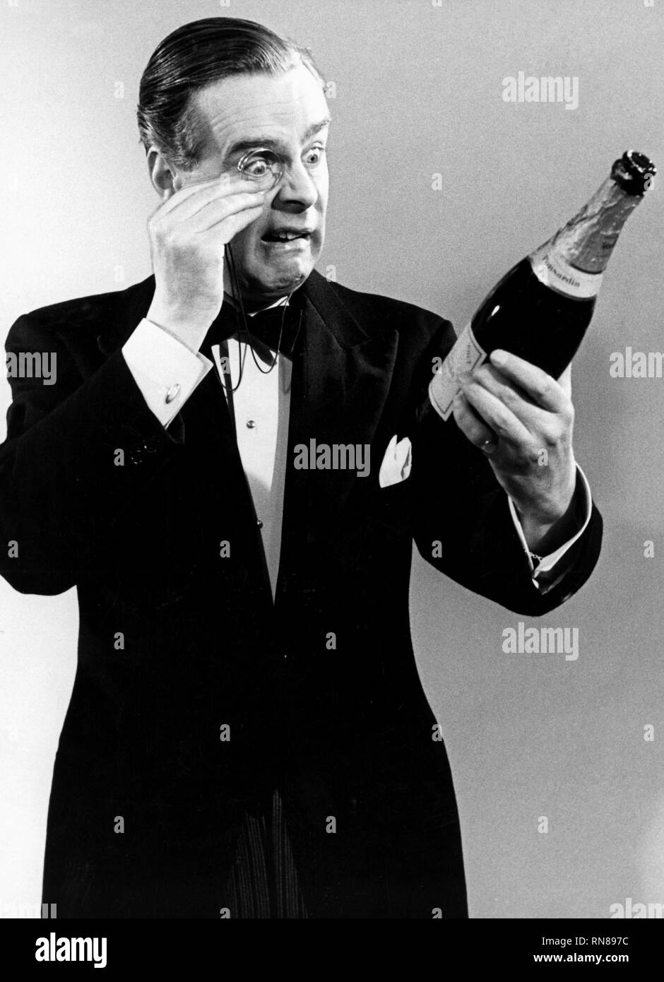 Mit Ian Carmichael, DER WELT VON WOOSTER, 1965 Szene Stockfotografie ...