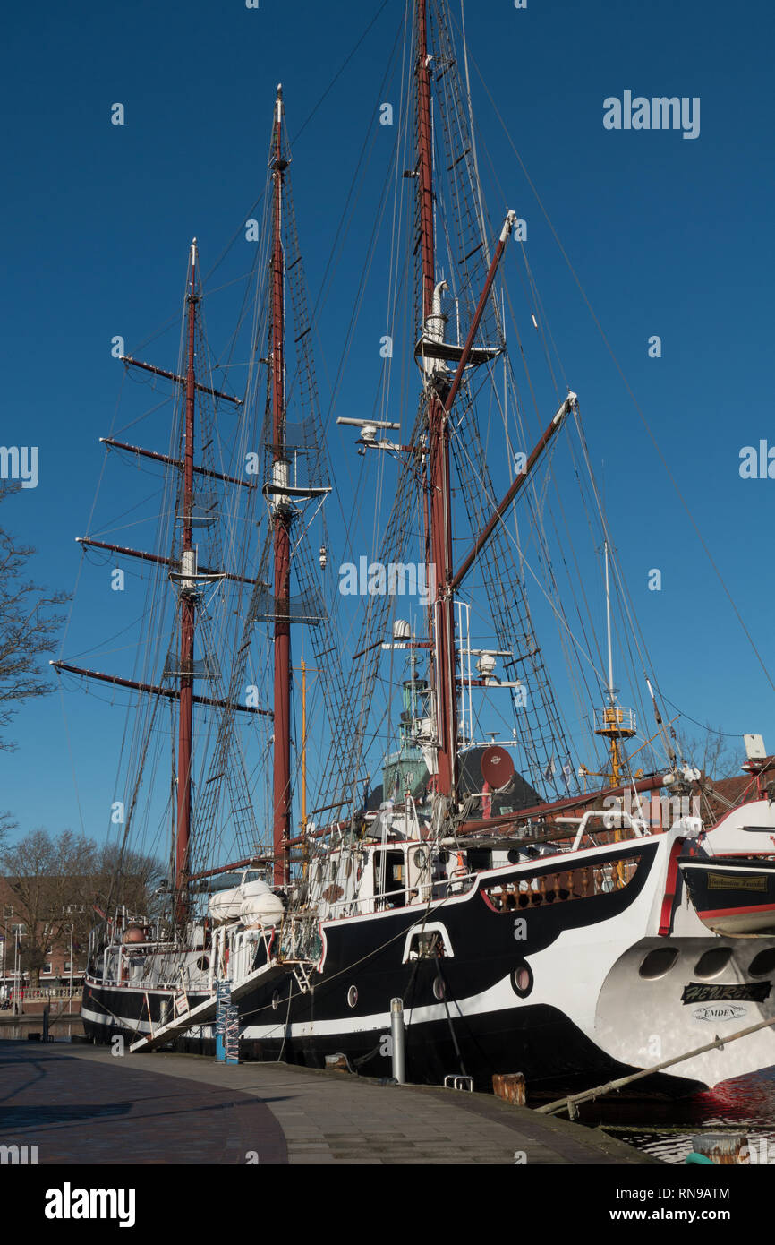 Altes Schiff Emden Deutschland Stockfotos und -bilder Kaufen - Alamy