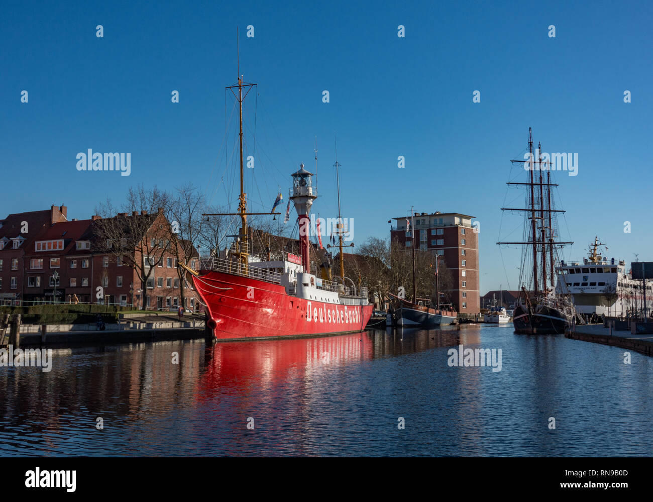 Altes schiff emden deutschland -Fotos und -Bildmaterial in hoher ...