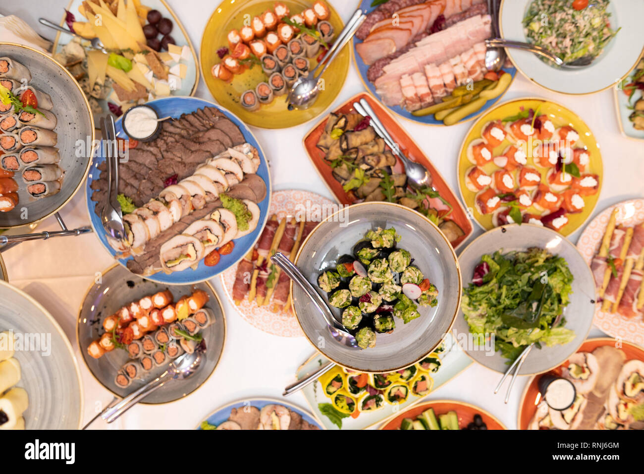 Voller Teller Buffet Essen Stockfotos und -bilder Kaufen - Alamy