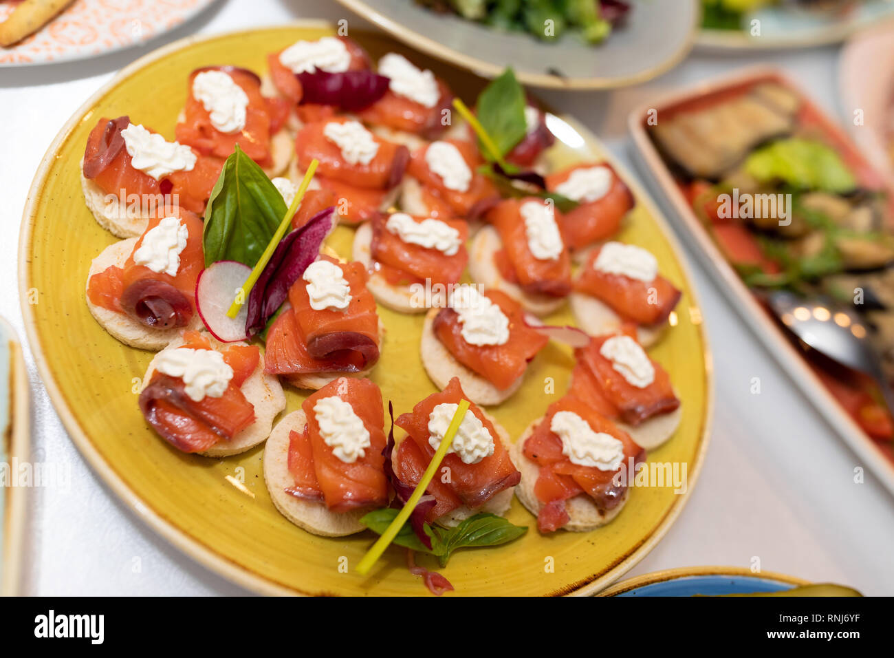 Voller Teller Buffet Essen Stockfotos und -bilder Kaufen - Alamy