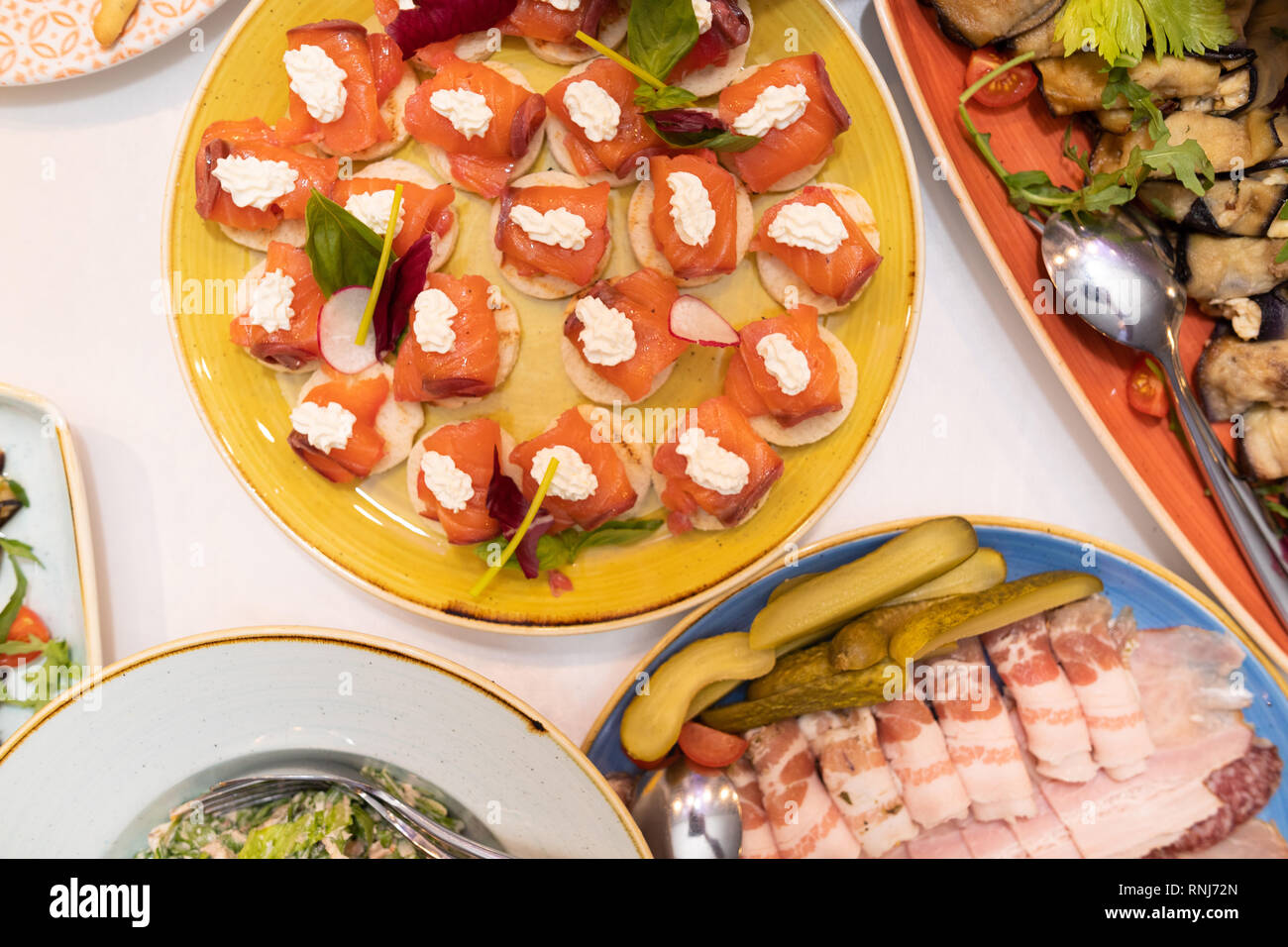 Voller Teller Buffet Essen Stockfotos und -bilder Kaufen - Alamy