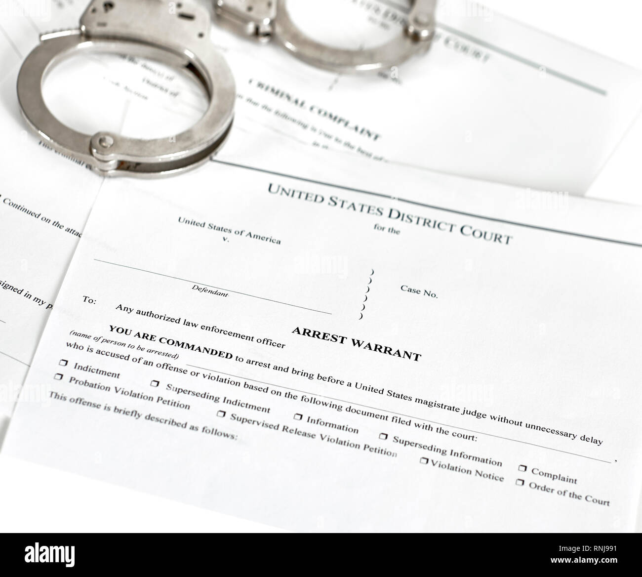 Landgericht handschellen -Fotos und -Bildmaterial in hoher Auflösung ...