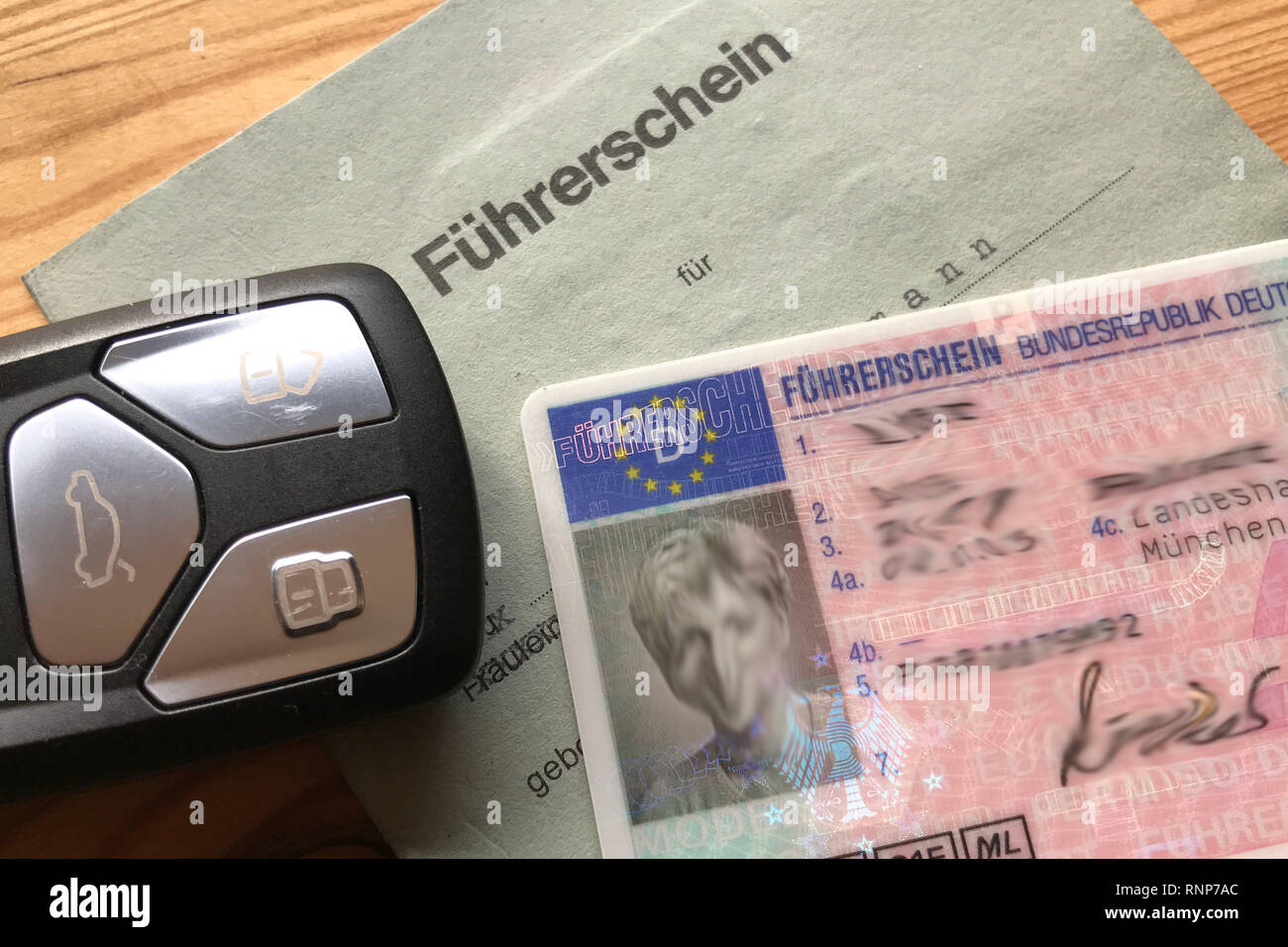 Luxus Jemanden Bei Der Fuhrerscheinstelle Melden Bild