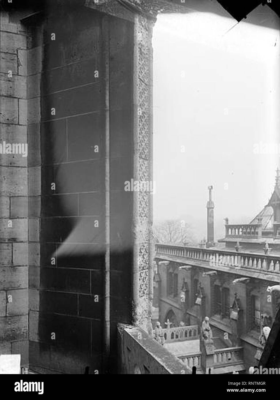 Cathédrale Notre-Dame-Pinacle de la façade sud Détail montrant l ...