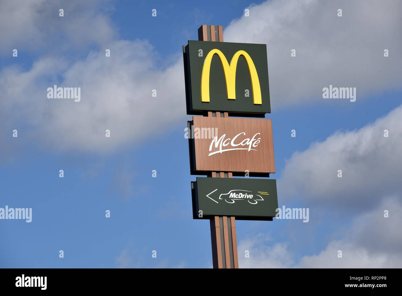 Mcdonalds mcdrive -Fotos und -Bildmaterial in hoher Auflösung – Alamy