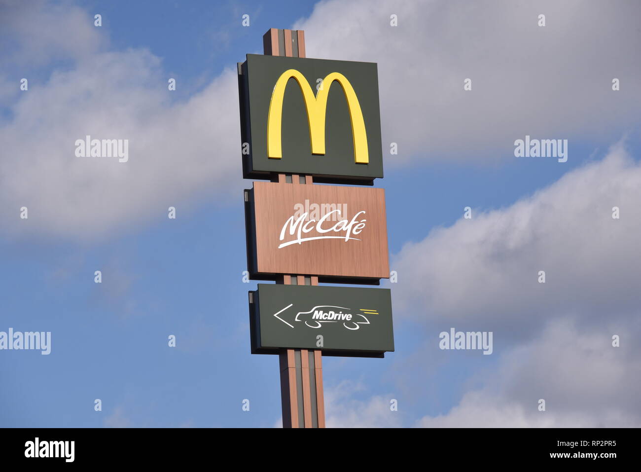 Mcdonalds mcdrive -Fotos und -Bildmaterial in hoher Auflösung – Alamy