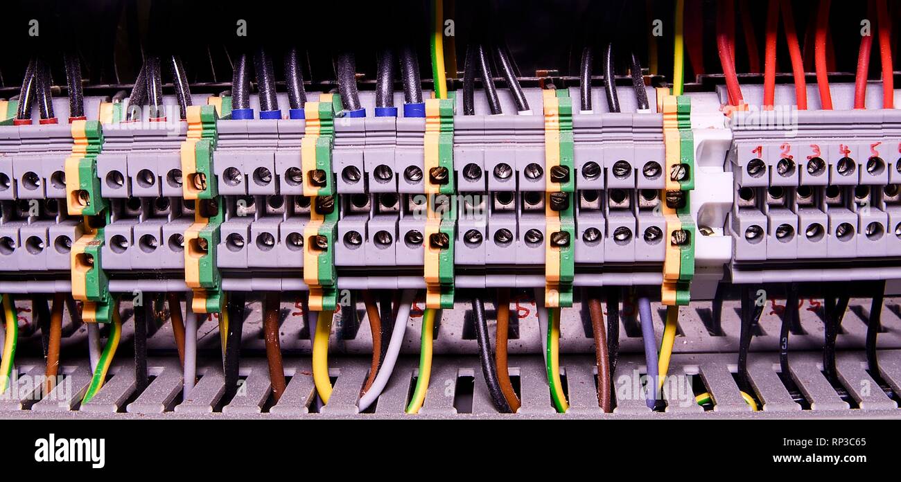 Close-up Steckverbinder oder Klemmleiste für industrielle Elektronik ...