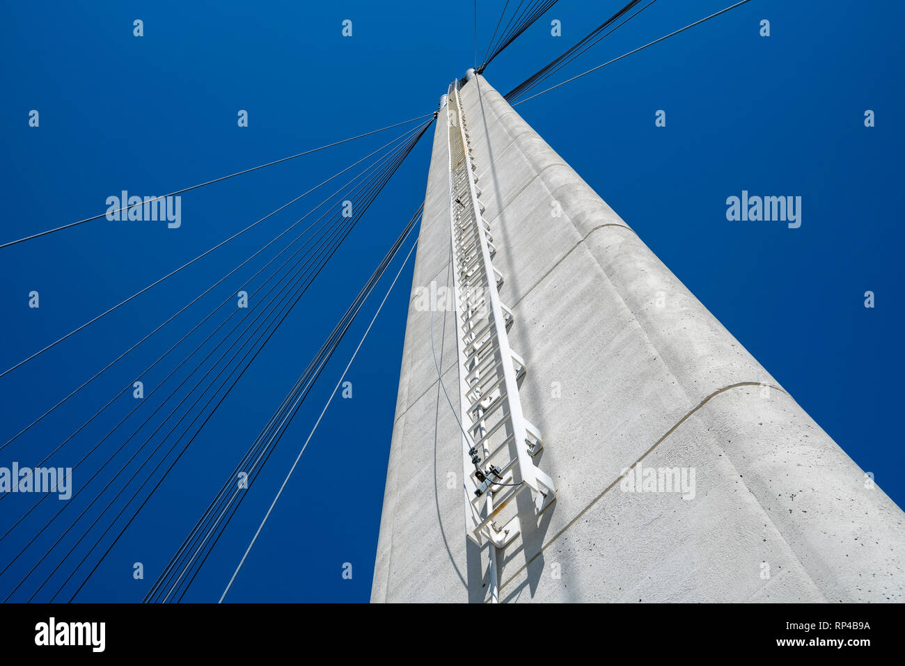 Support tower -Fotos und -Bildmaterial in hoher Auflösung – Alamy