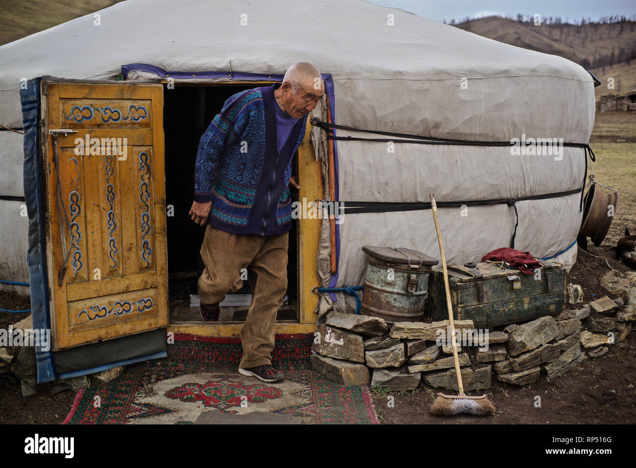 Mongolischer alter mann -Fotos und -Bildmaterial in hoher Auflösung – Alamy