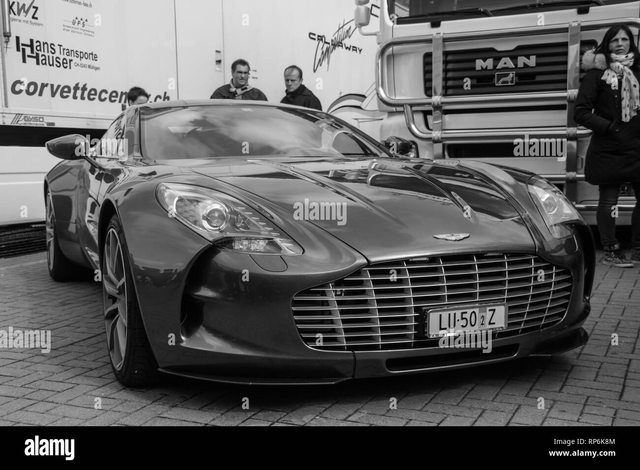 Sportwagen Foto Stockfotos und -bilder Kaufen - Alamy