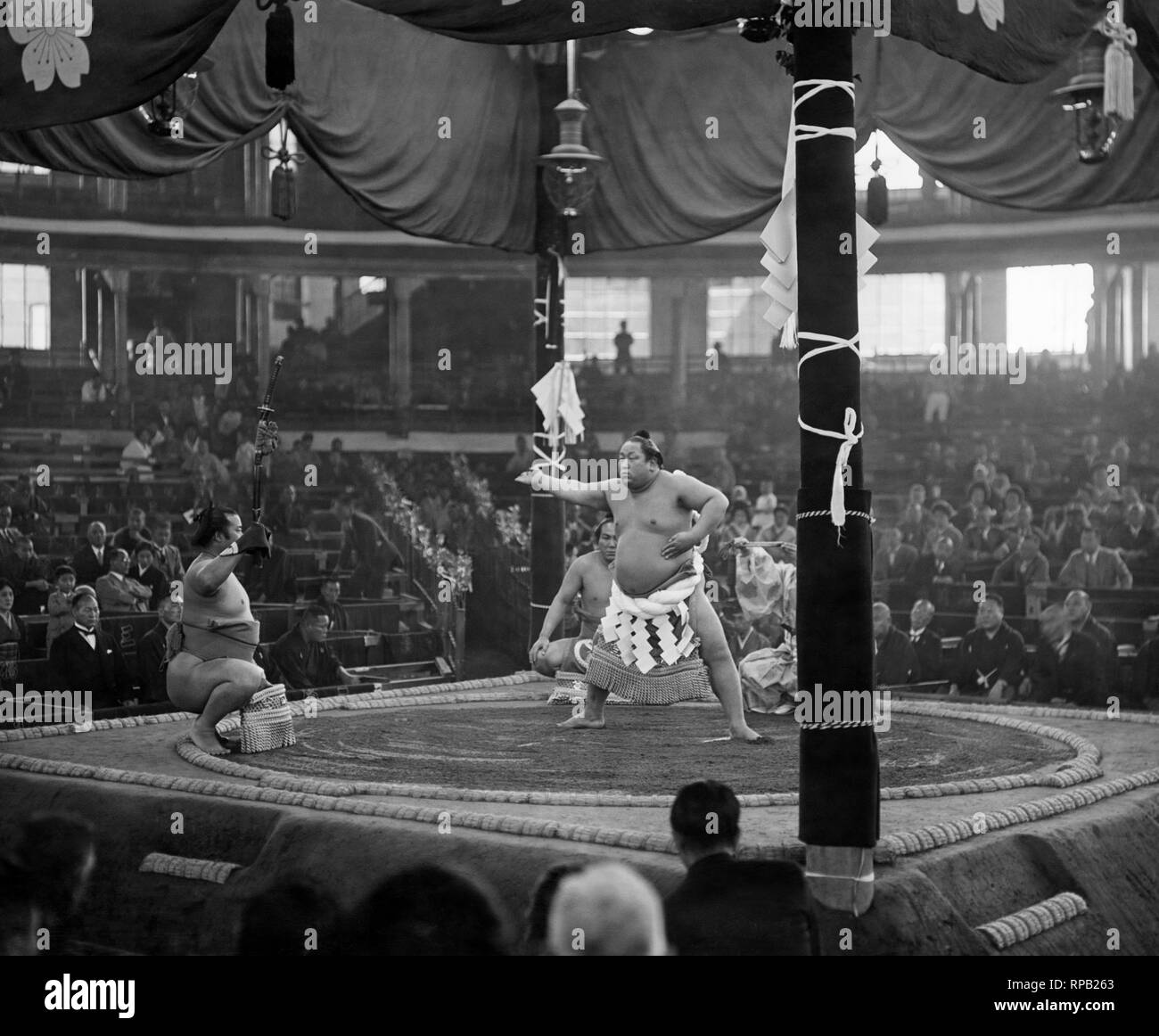 Ringer wrestler -Fotos und -Bildmaterial in hoher Auflösung – Alamy
