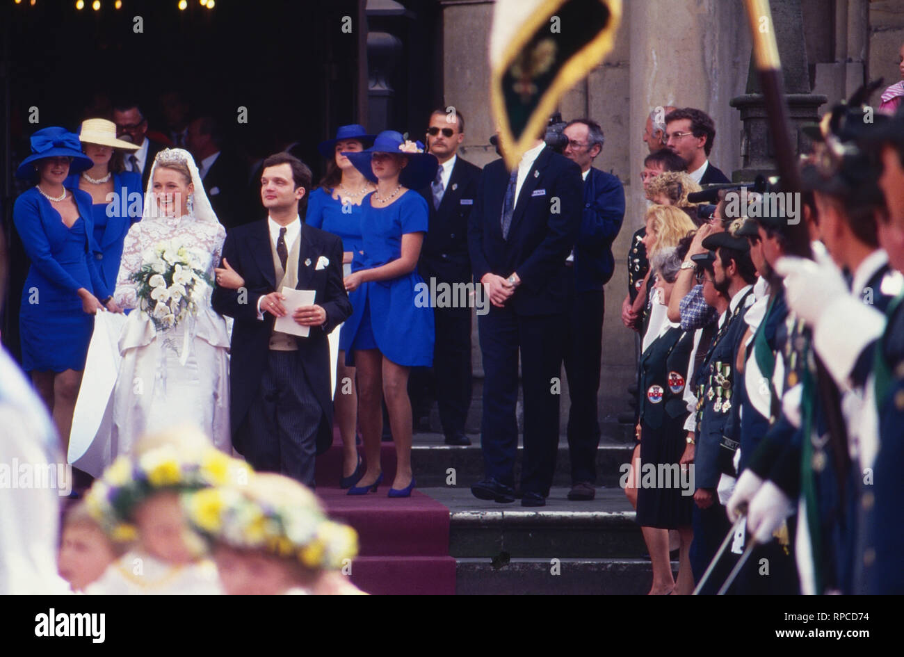 Alexander Prinz zu Schaumburg-Lippe bei seiner Hochzeit mit Ehefrau ...