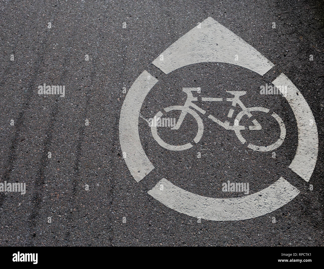 Fahrradweg verkehrsschild -Fotos und -Bildmaterial in hoher Auflösung ...