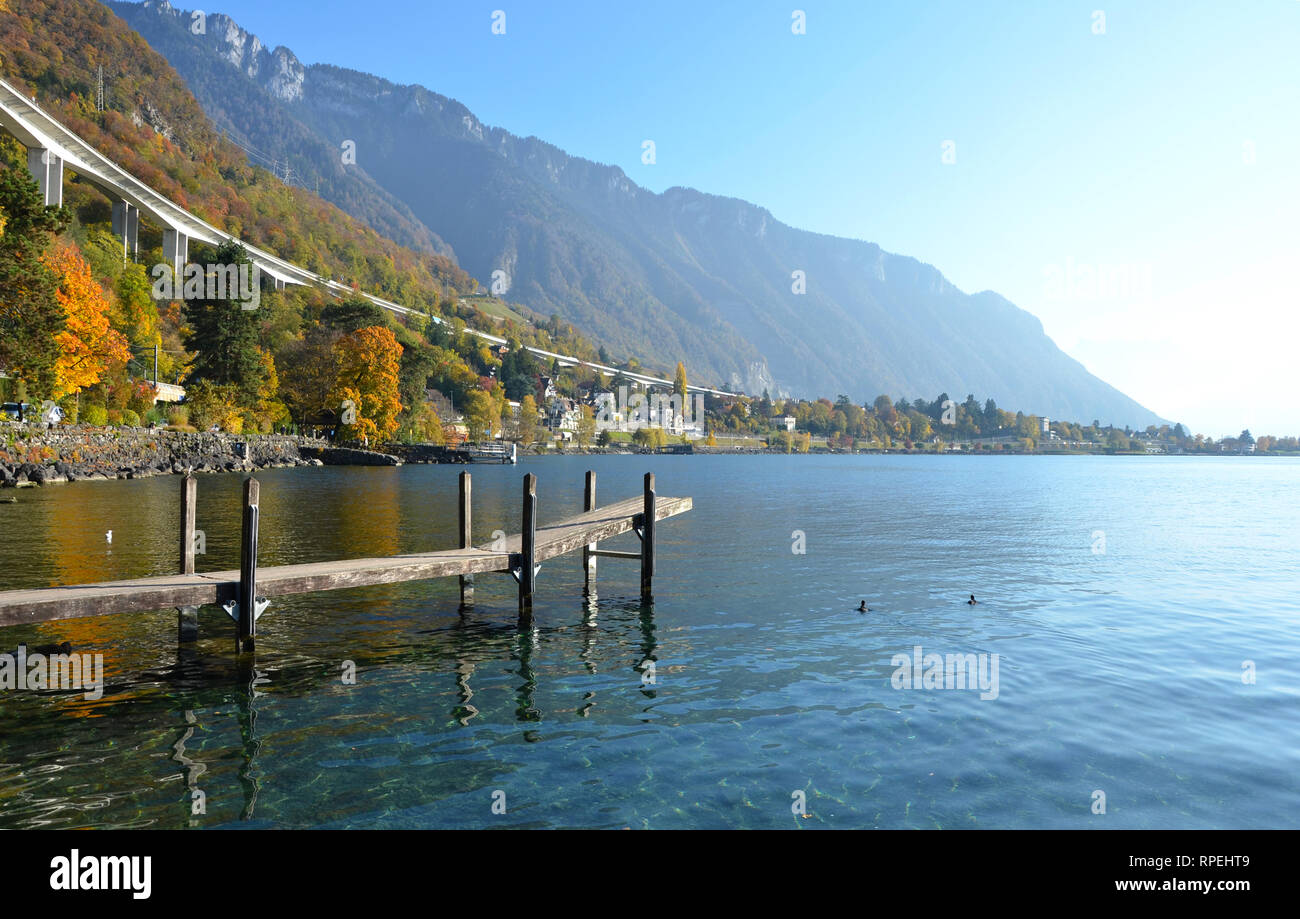 Berge und der see genf im hintergrund -Fotos und -Bildmaterial in hoher ...