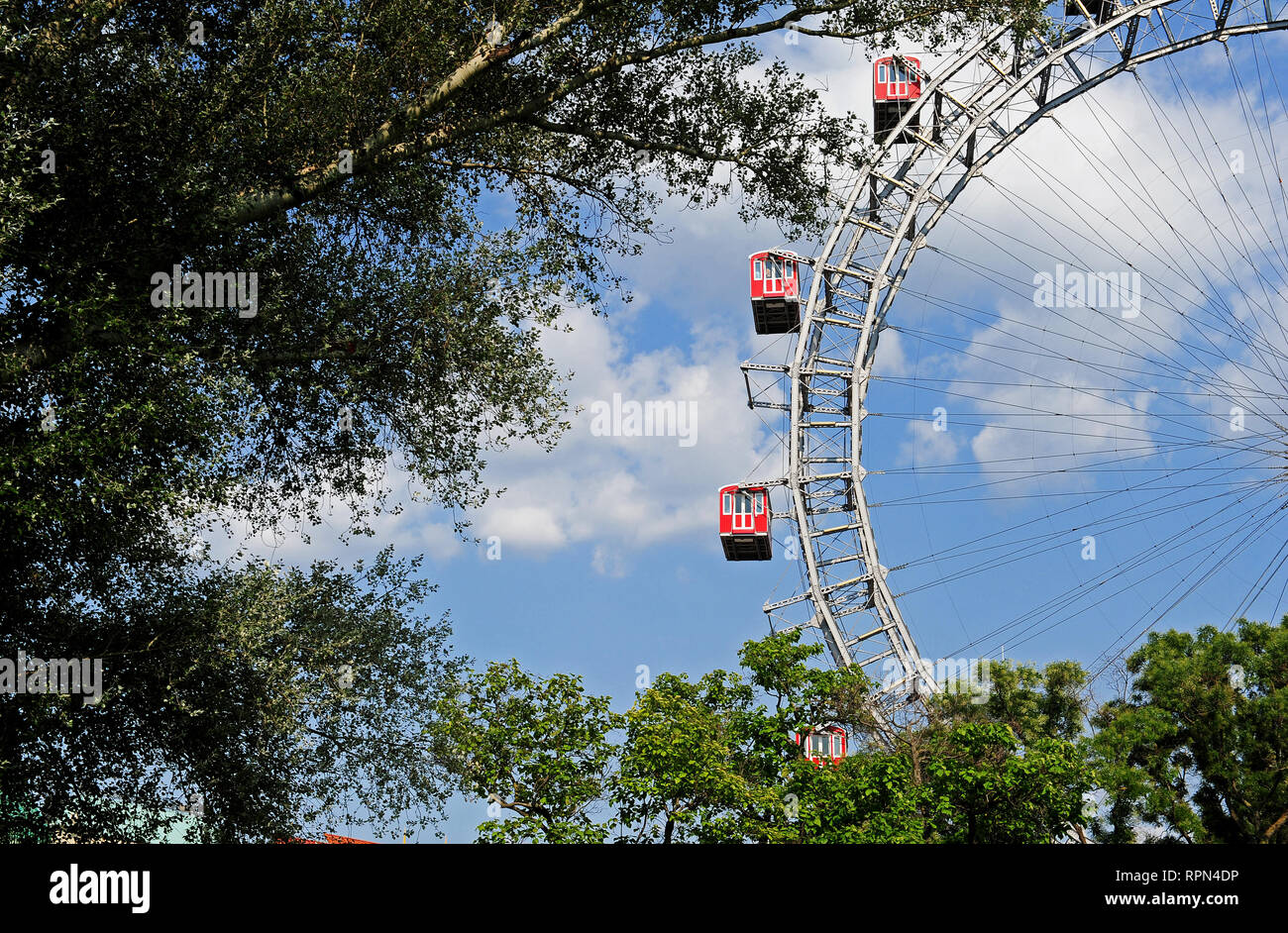 Das Riesenrad (Riesenrad) am Eingang der Prater, Wien, Österreich ...