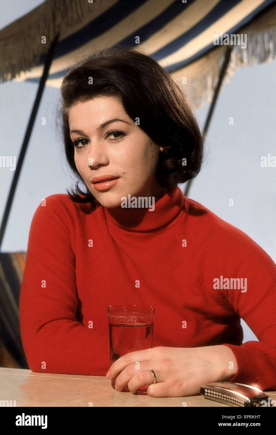 Hannelore elsner 1969 -Fotos und -Bildmaterial in hoher Auflösung – Alamy