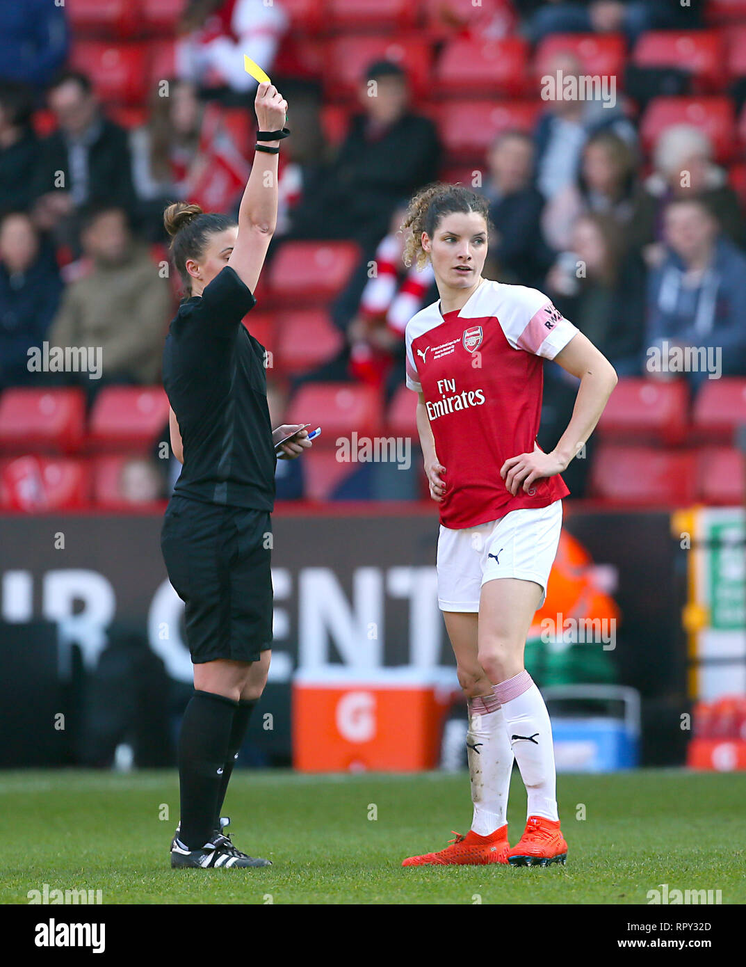 Gelbe karte frauenfussball -Fotos und -Bildmaterial in hoher Auflösung ...