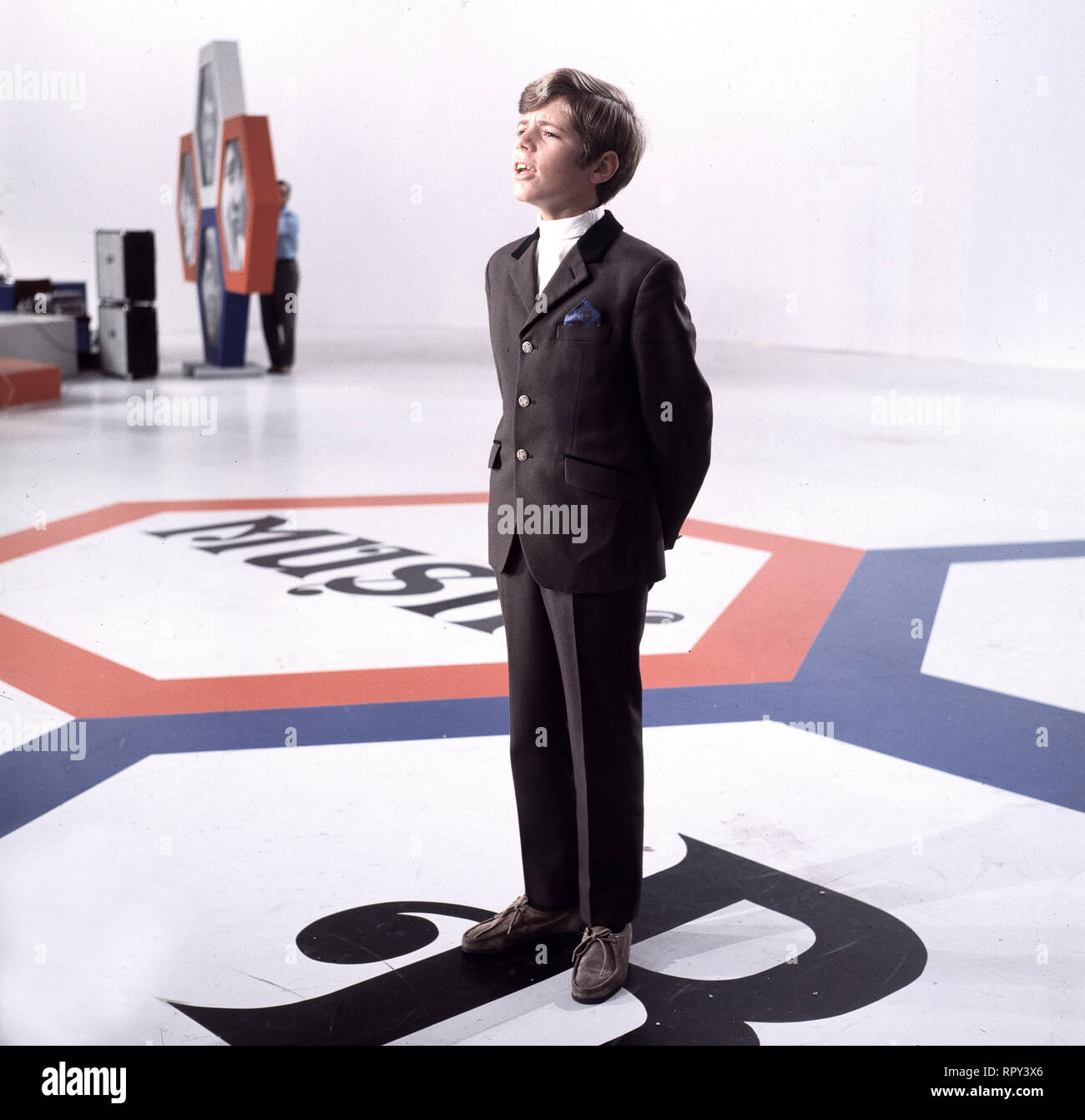 HEINTJE/HEINTJE (HEIN SIMONS), Eigentl. Hendrik Simons, Auftritt in der ...