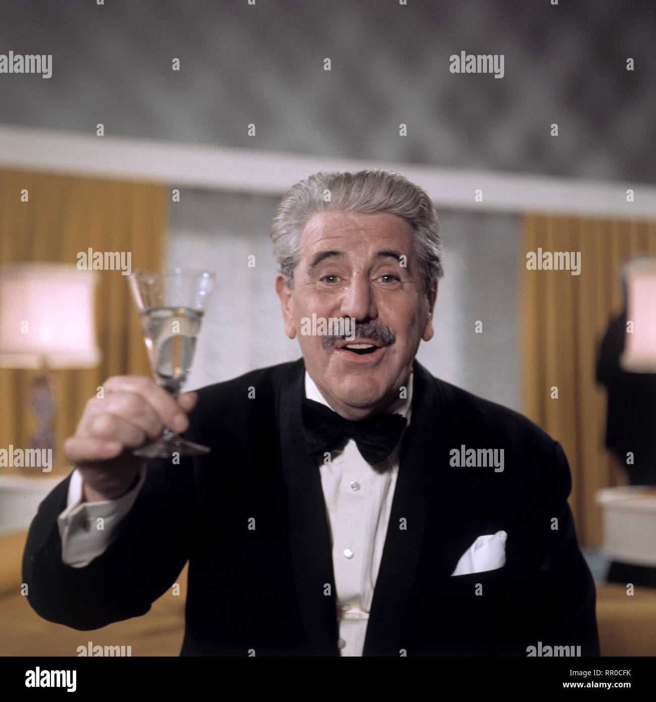 WILLY MILLOWITSCH 1969/Überschrift: Willy Millowitsch Stockfotografie ...