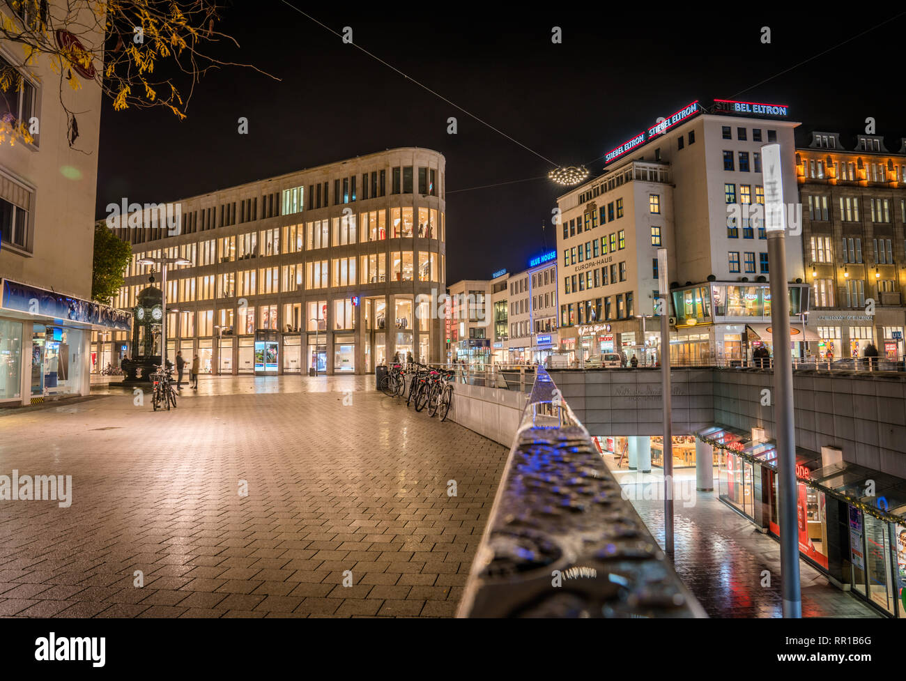 Ladenstraße hannover -Fotos und -Bildmaterial in hoher Auflösung – Alamy