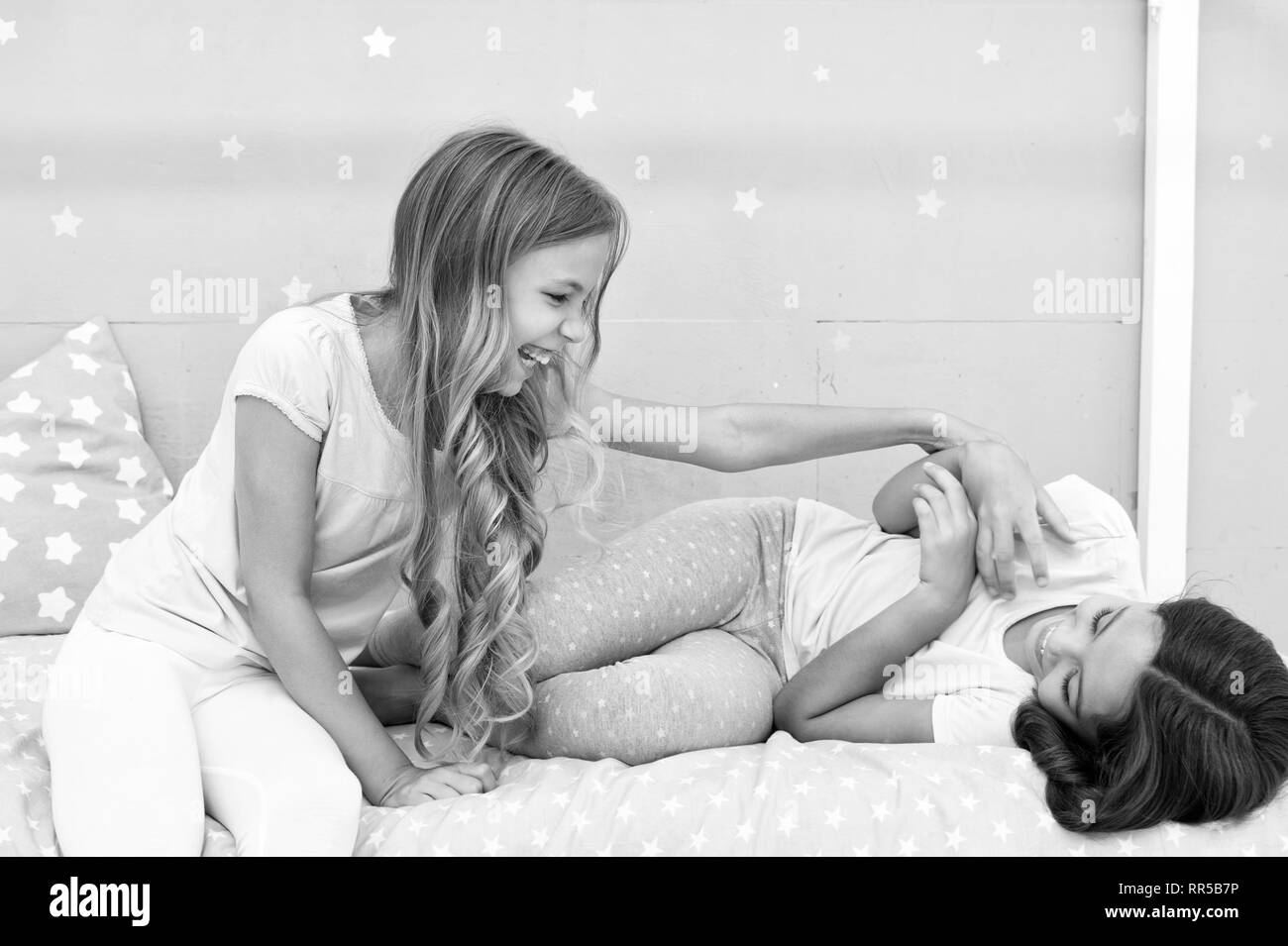 Tickle Laugh Stockfotos und -bilder Kaufen - Alamy