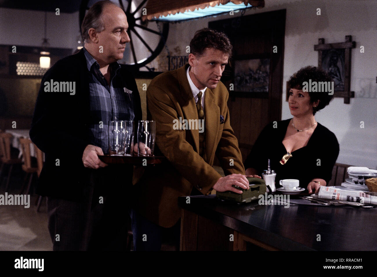 Robert atzorn -Fotos und -Bildmaterial in hoher Auflösung - Seite 2 - Alamy