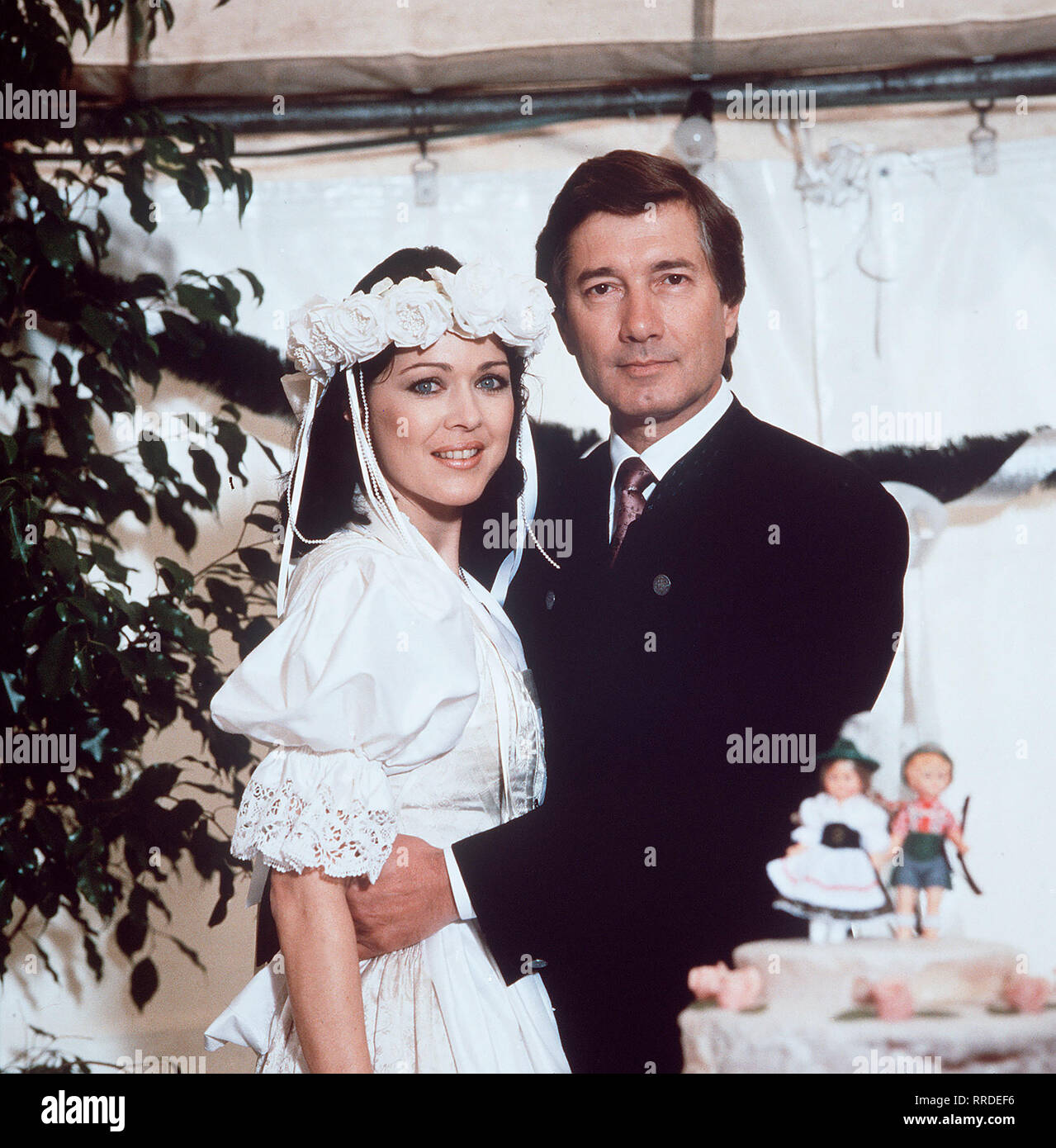 Folge: Hochzeit Es darf gefeiert werden Angelika (ANJA KRUSE) und ...