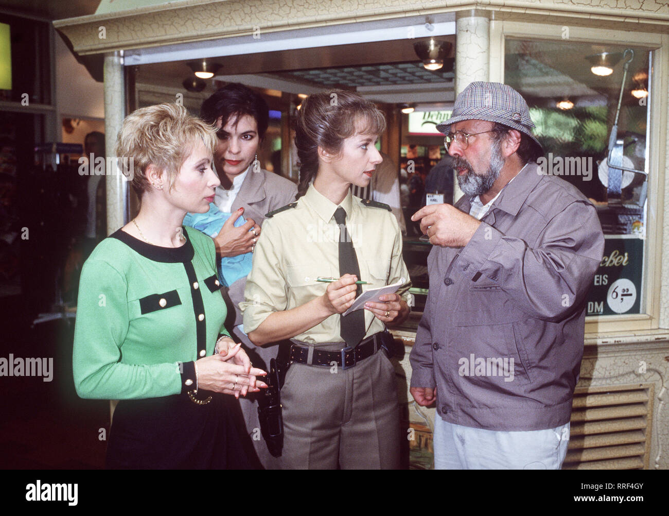 GROßSTADTREVIER/Folge: Ellens Baby/Am hellichten Tag wird in einer ...