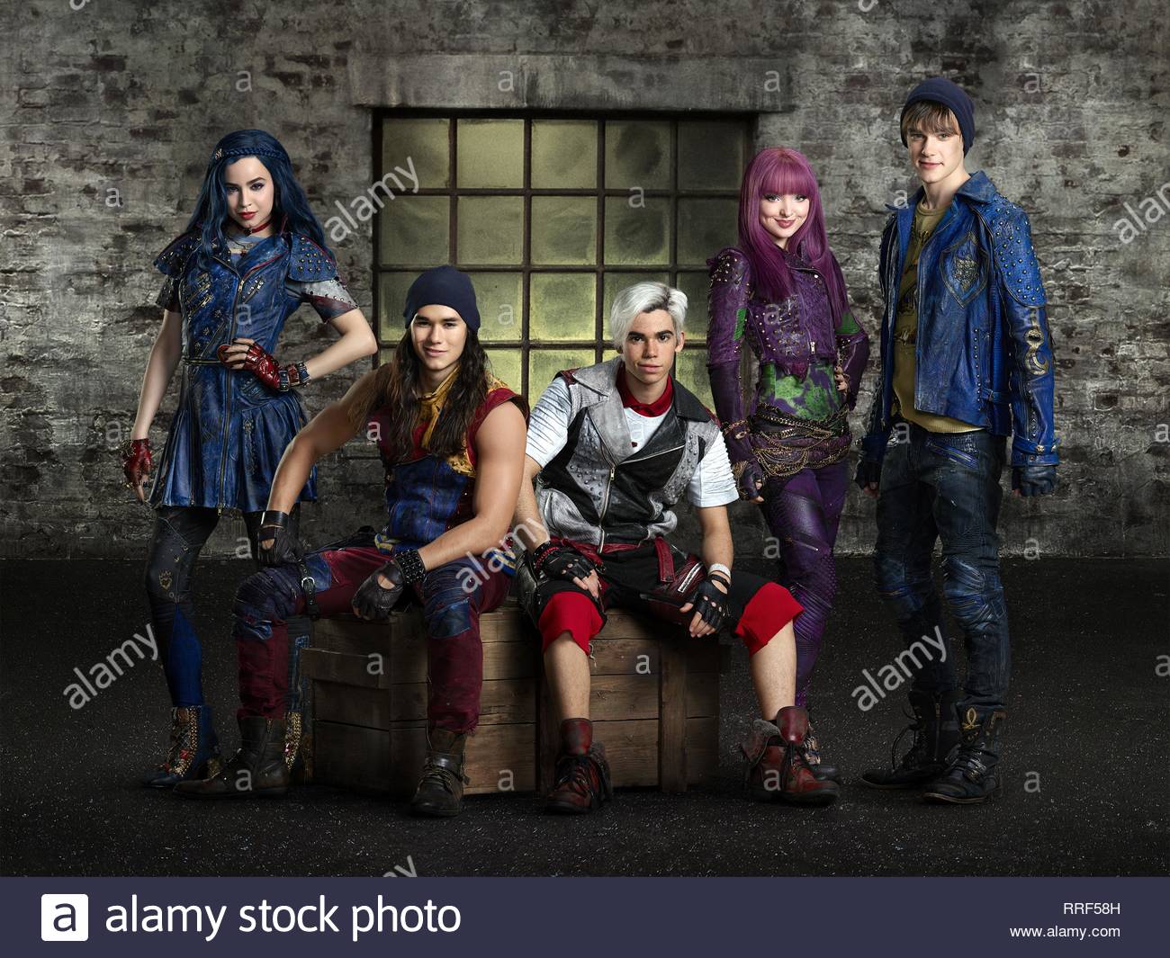 Dove Cameron Kenny Ortega Stockfotos und -bilder Kaufen - Alamy