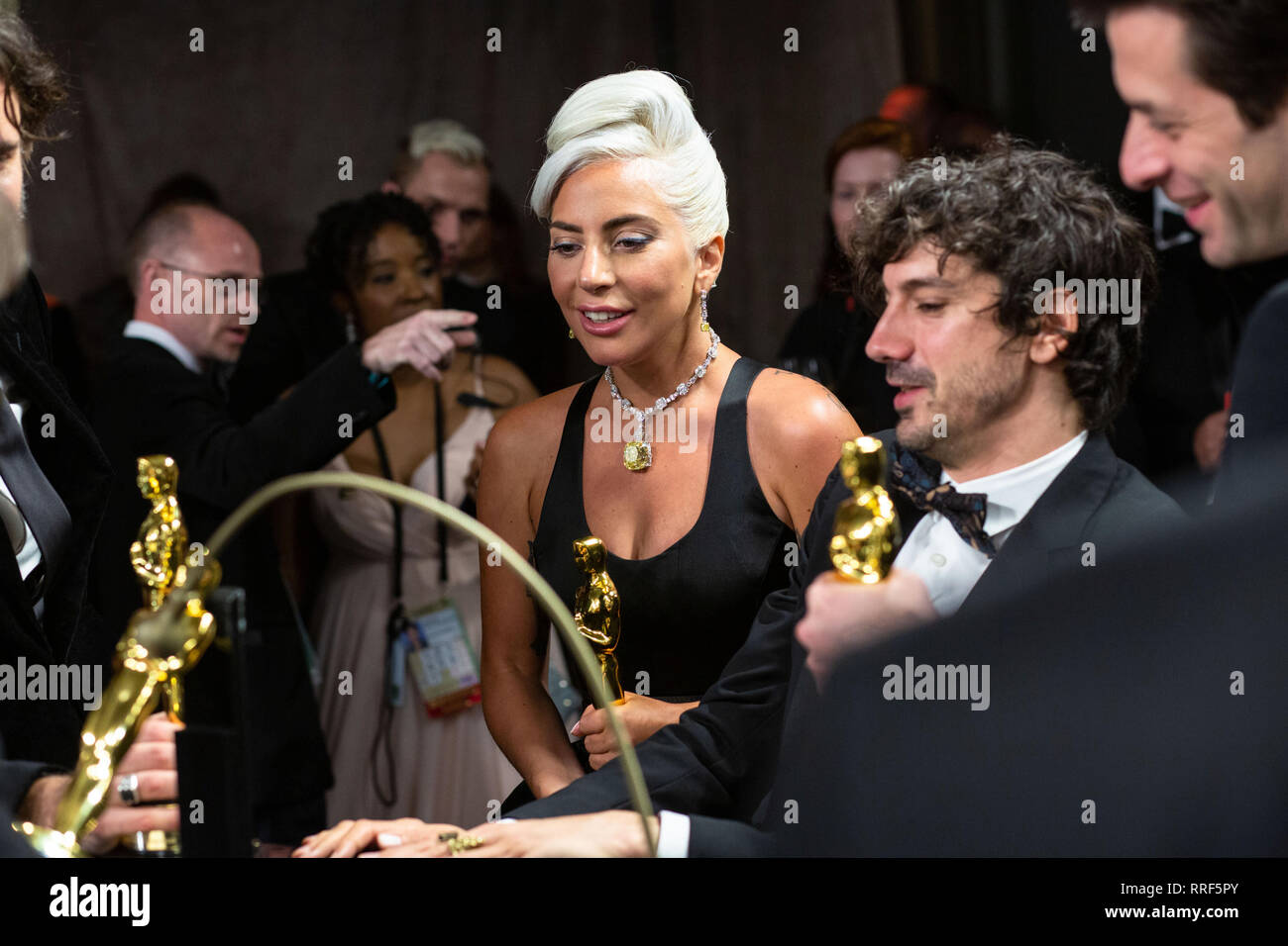 Oscar®-Gewinner Lady Gaga und Anthony Rossomando erhält ihre Oscars an ...
