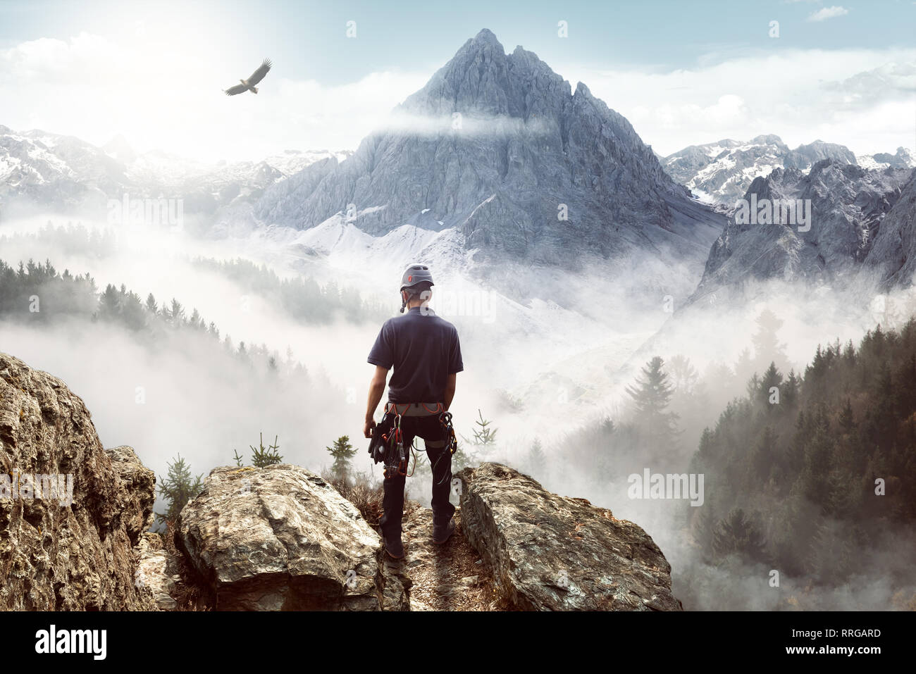 Blick von der spitze eines berges -Fotos und -Bildmaterial in hoher ...