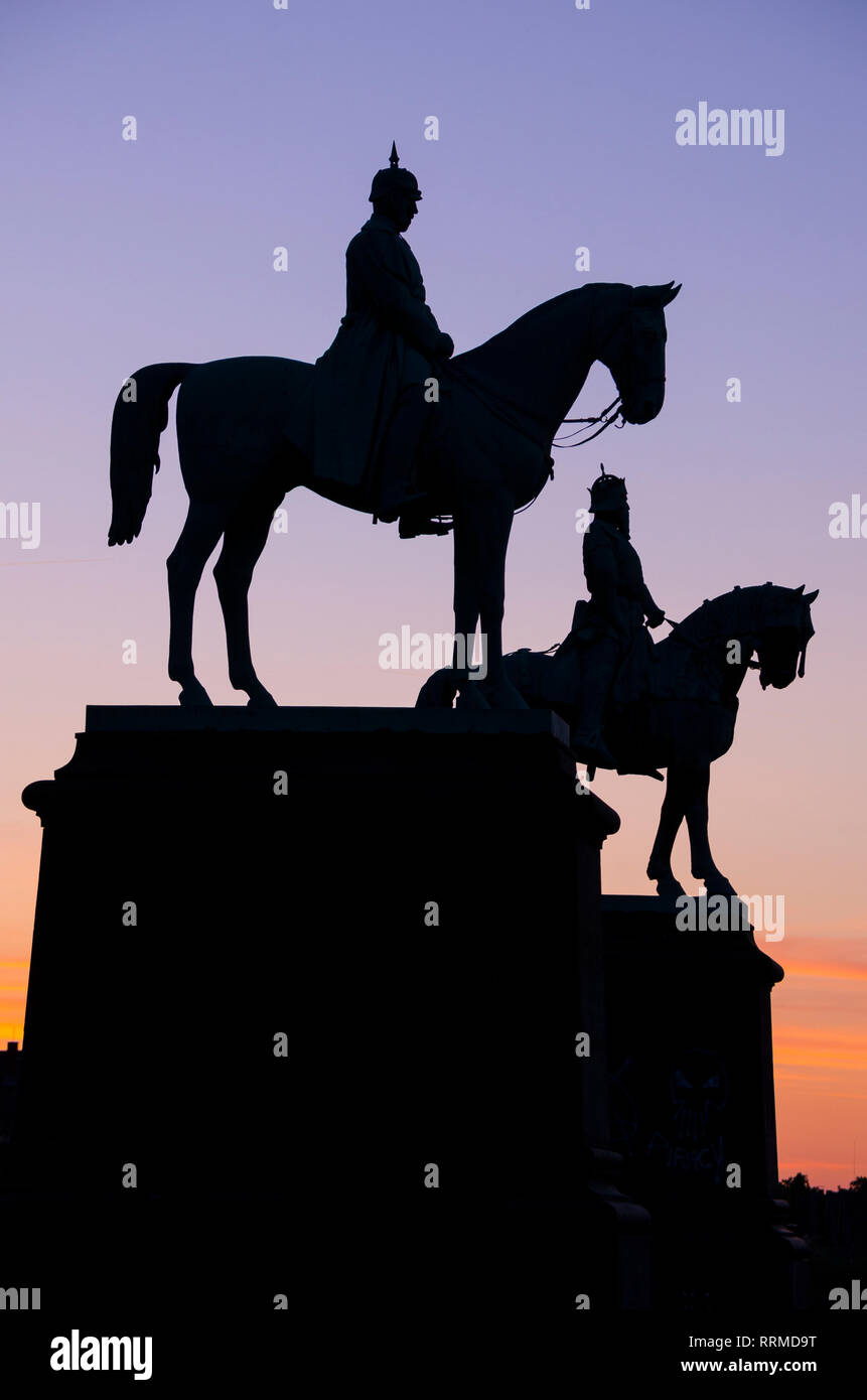 Kaiser wilhelm statue -Fotos und -Bildmaterial in hoher Auflösung – Alamy
