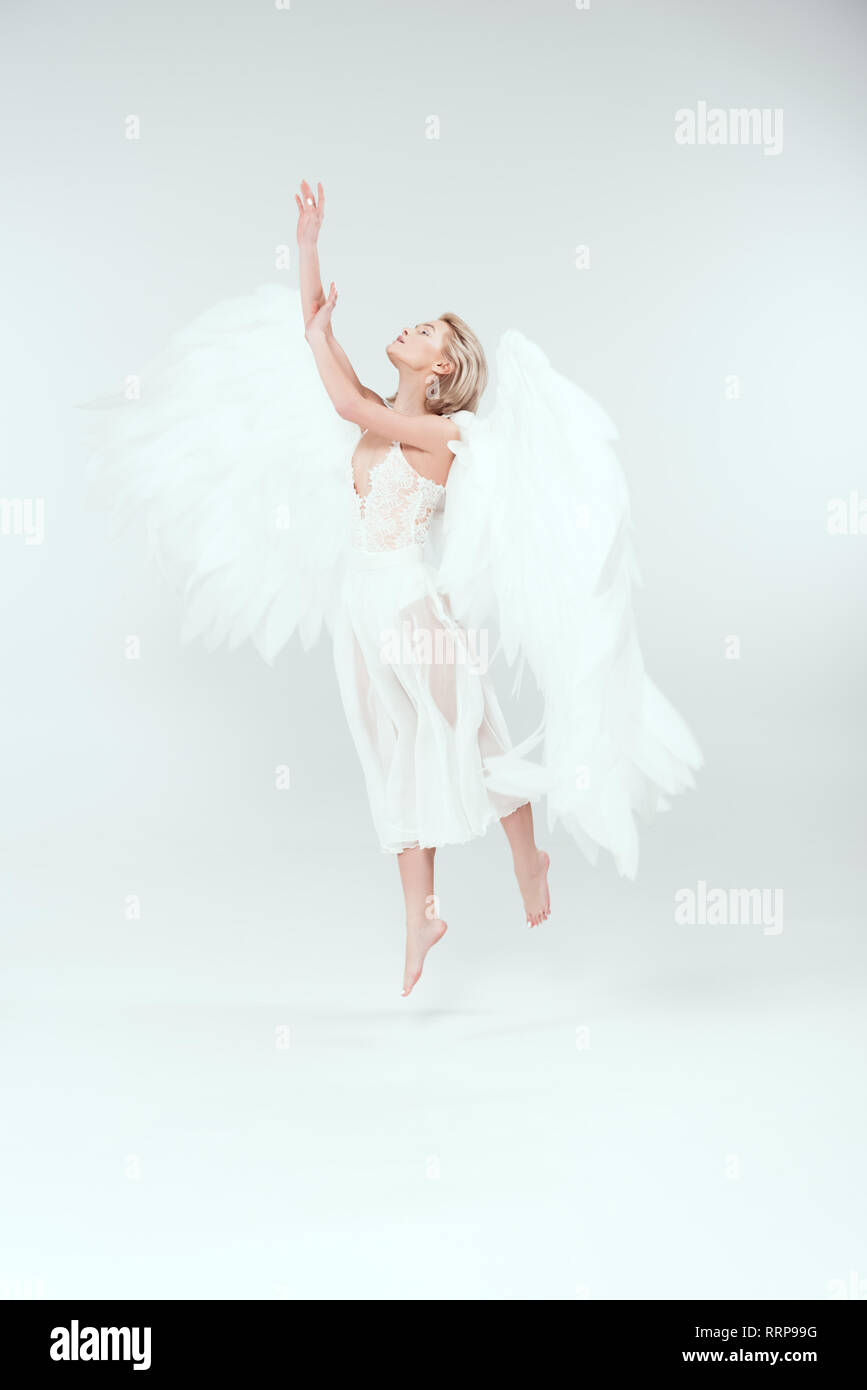 Springender engel -Fotos und -Bildmaterial in hoher Auflösung – Alamy