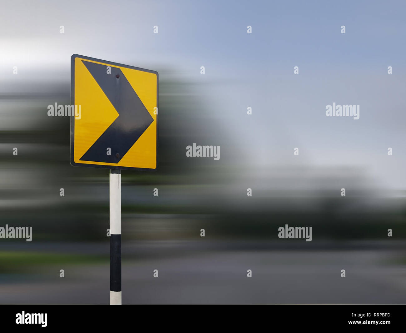 Zeichen wegweiser pfeil -Fotos und -Bildmaterial in hoher Auflösung – Alamy