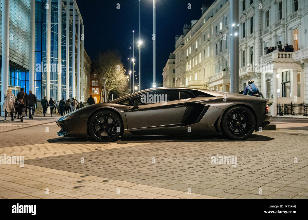 Lamborghini luxus reichtum teuer -Fotos und -Bildmaterial in hoher ...