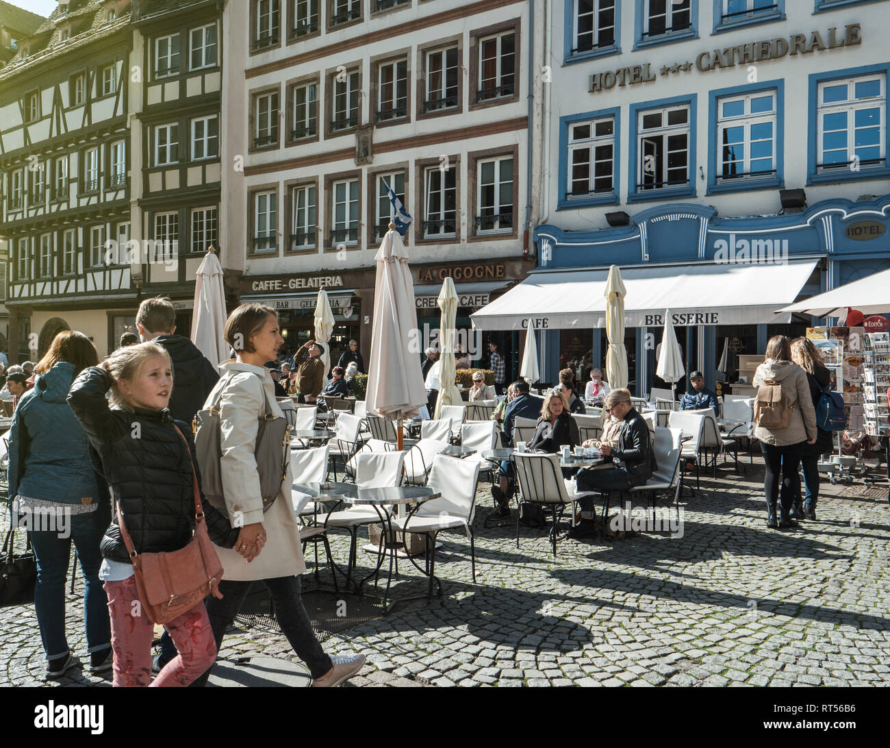Restaurants strasbourg cathedral strasbourg -Fotos und -Bildmaterial in ...