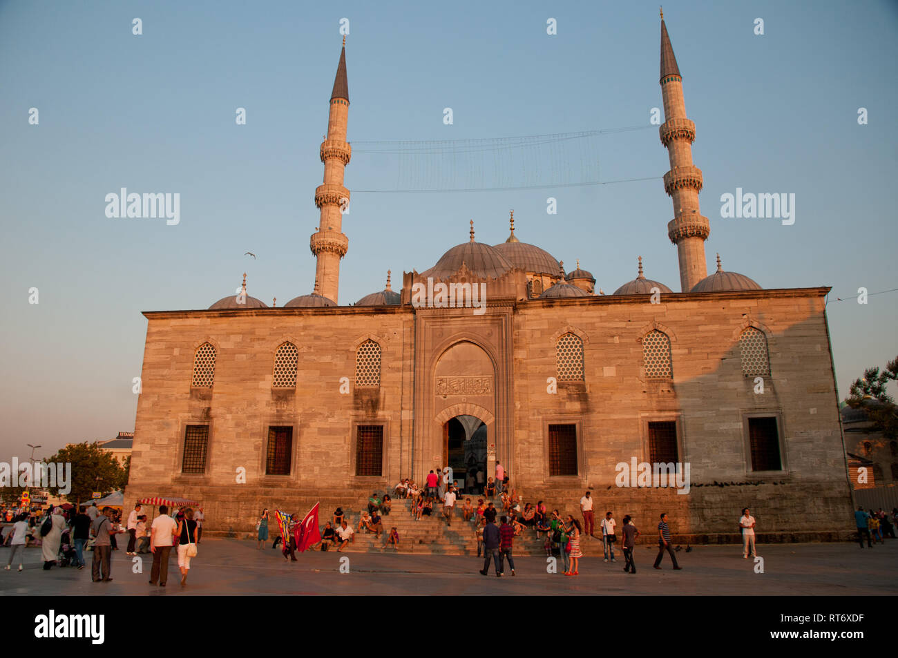 Die yeni camii neue moschee -Fotos und -Bildmaterial in hoher Auflösung ...