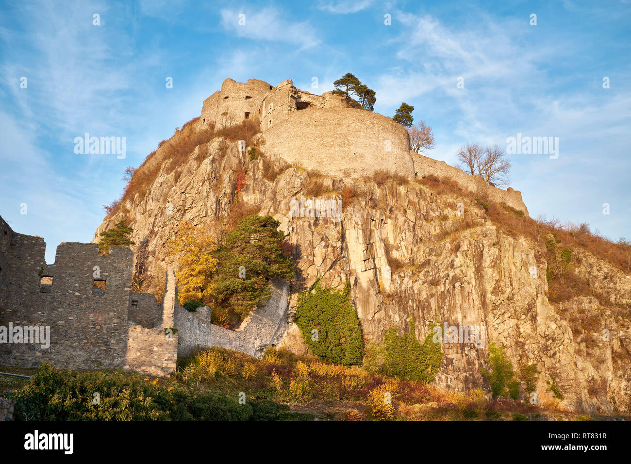 Castle ruin hohentwiel -Fotos und -Bildmaterial in hoher Auflösung – Alamy