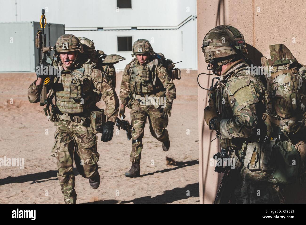 45 commando royal marines -Fotos und -Bildmaterial in hoher Auflösung ...