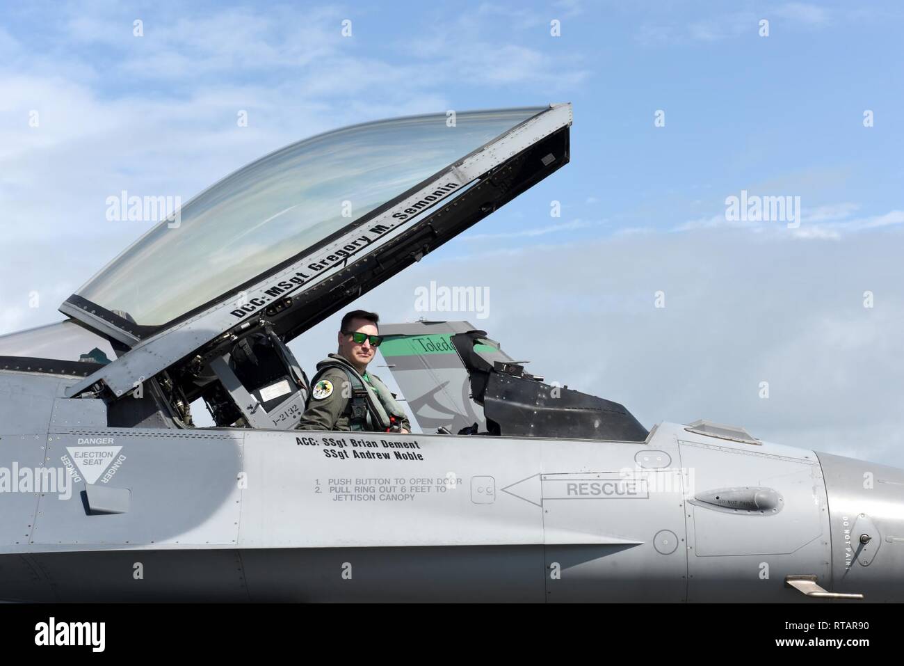 1 Lt. Jarad Schultz, eine F-16 Pilot die 180 Fighter Wing, Ohio Air ...